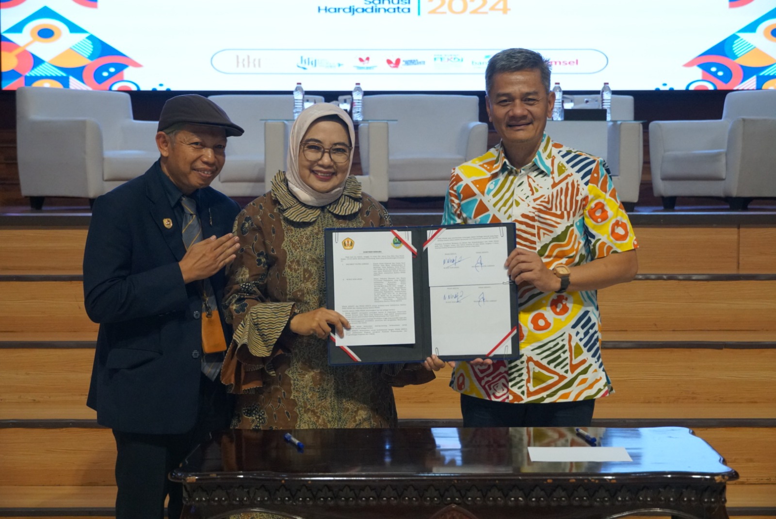 1000 Pelaku UMKM Jabar Dapat Sertifikat Halal | Portal Informasi ...