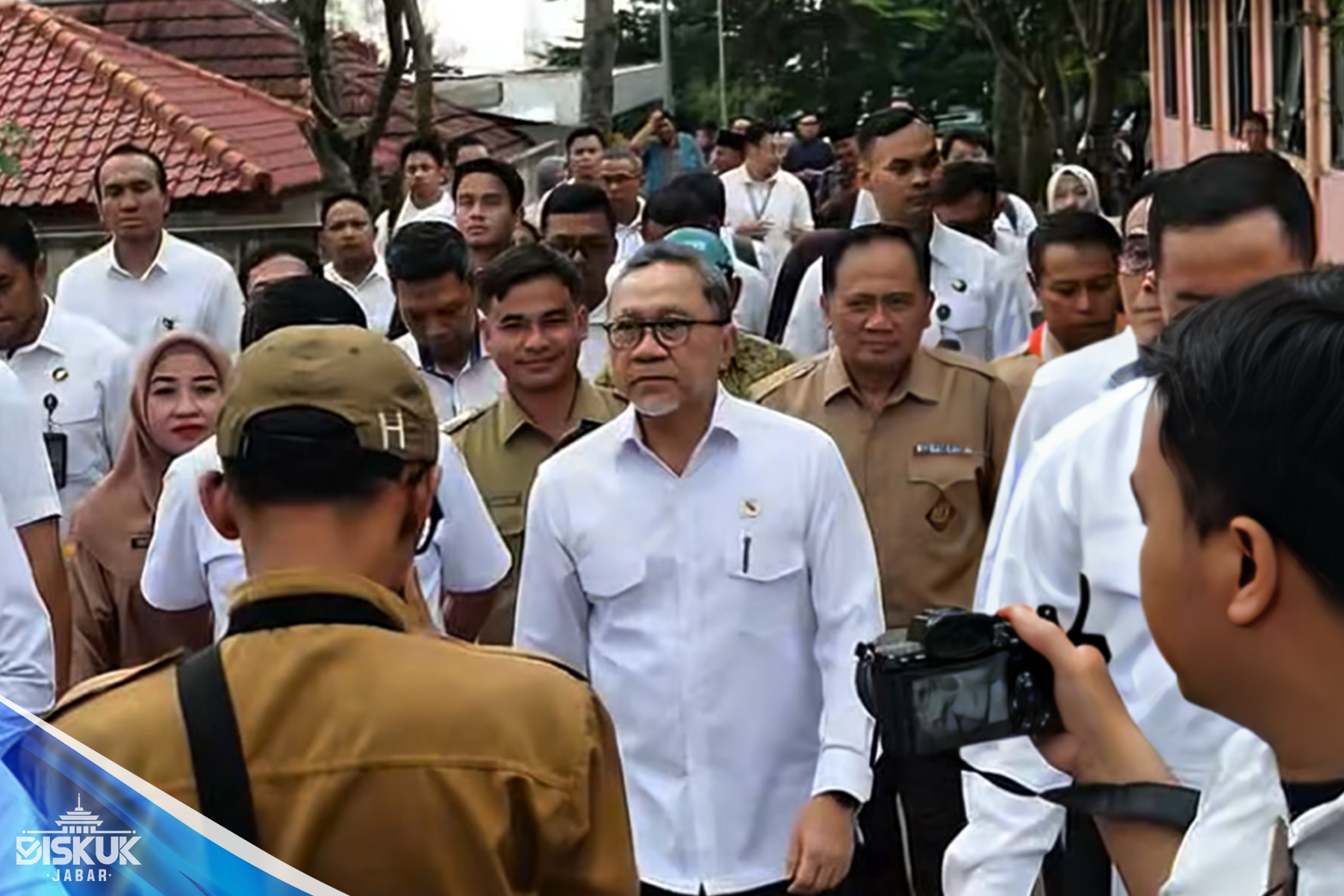 Pemprov Jabar dan Menko Pangan Tinjau Kesiapan KDMP Hambalang Jelang ...