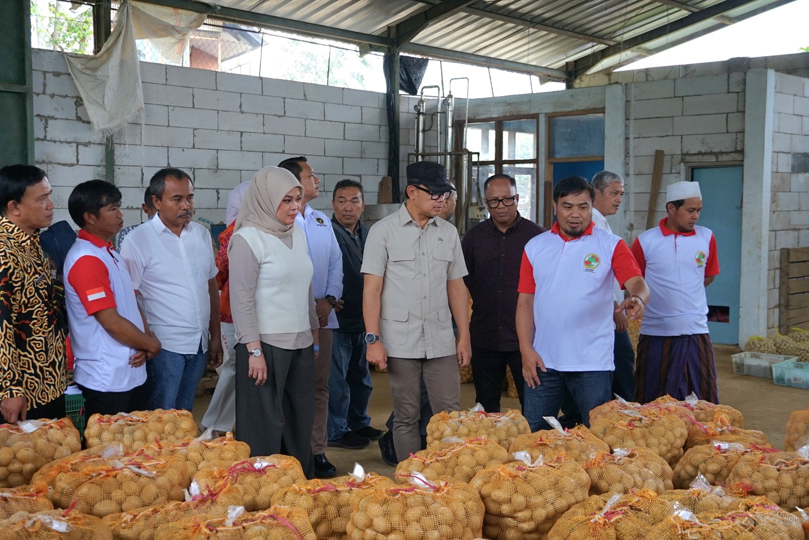 Bima Arya Sugiarto: Ekosistem Koperasi Desa Merah Putih di Garut Siap ...